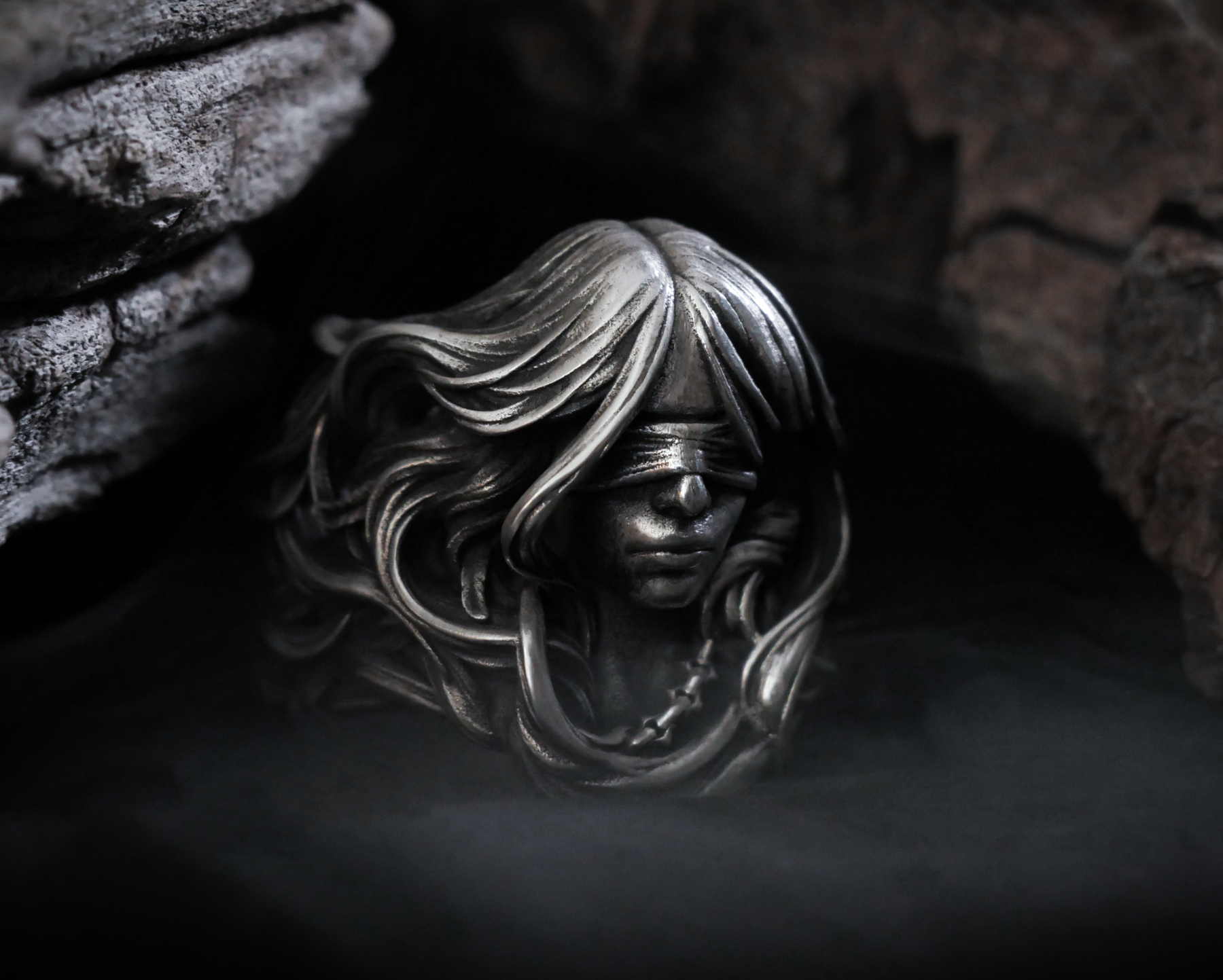 Raven Witch Ring – Ember Forge